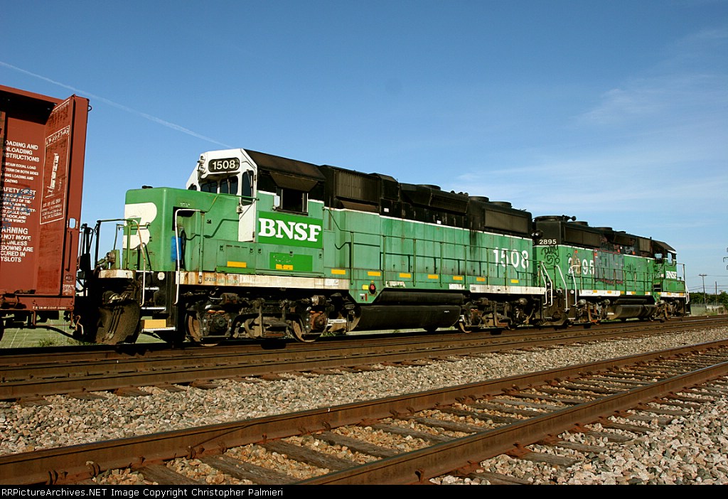 BNSF 1508 and BNSF 2895